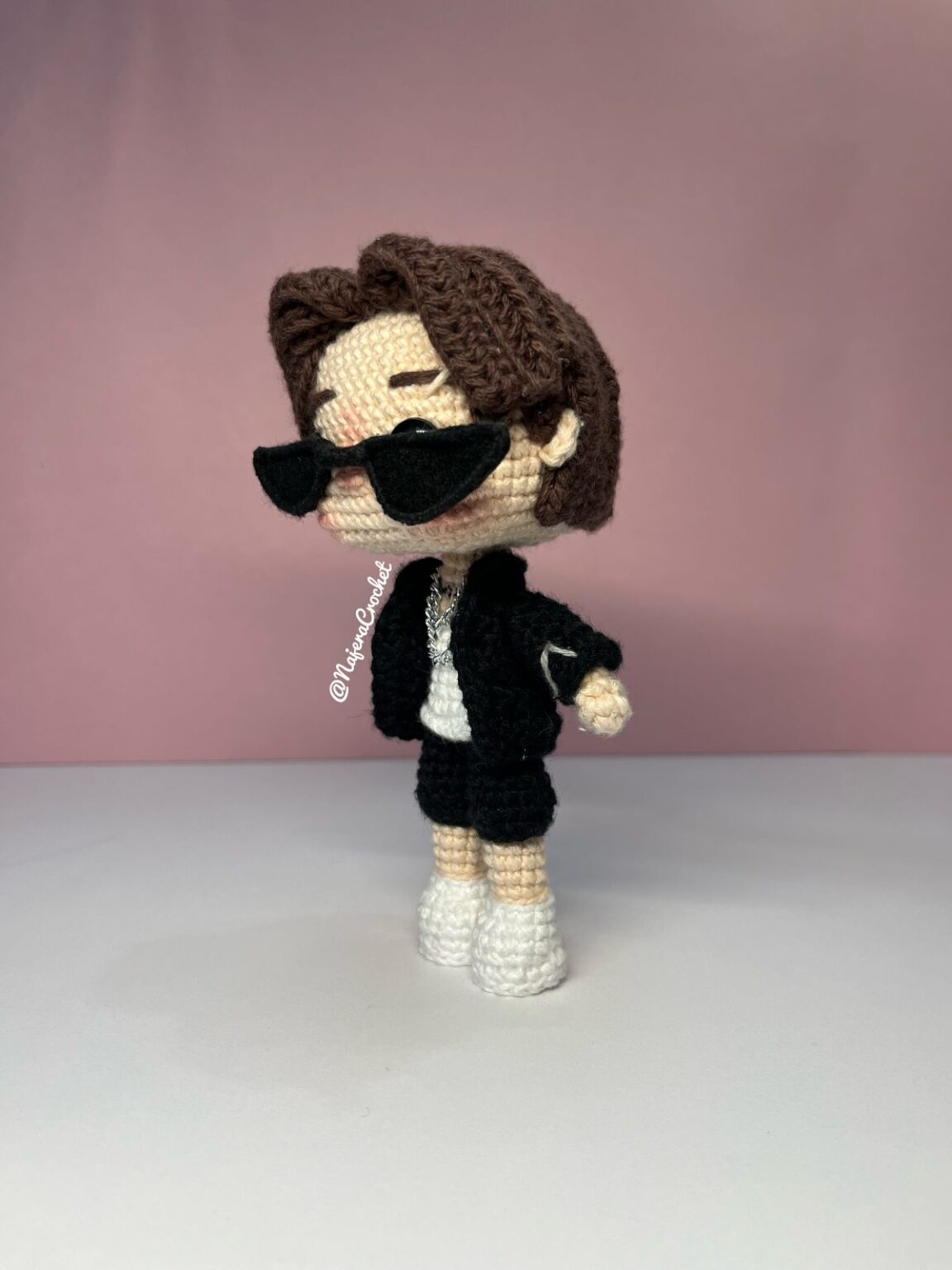 Peso Pluma “Tommy” – Patrón Digital - Najera Crochet - by Grace